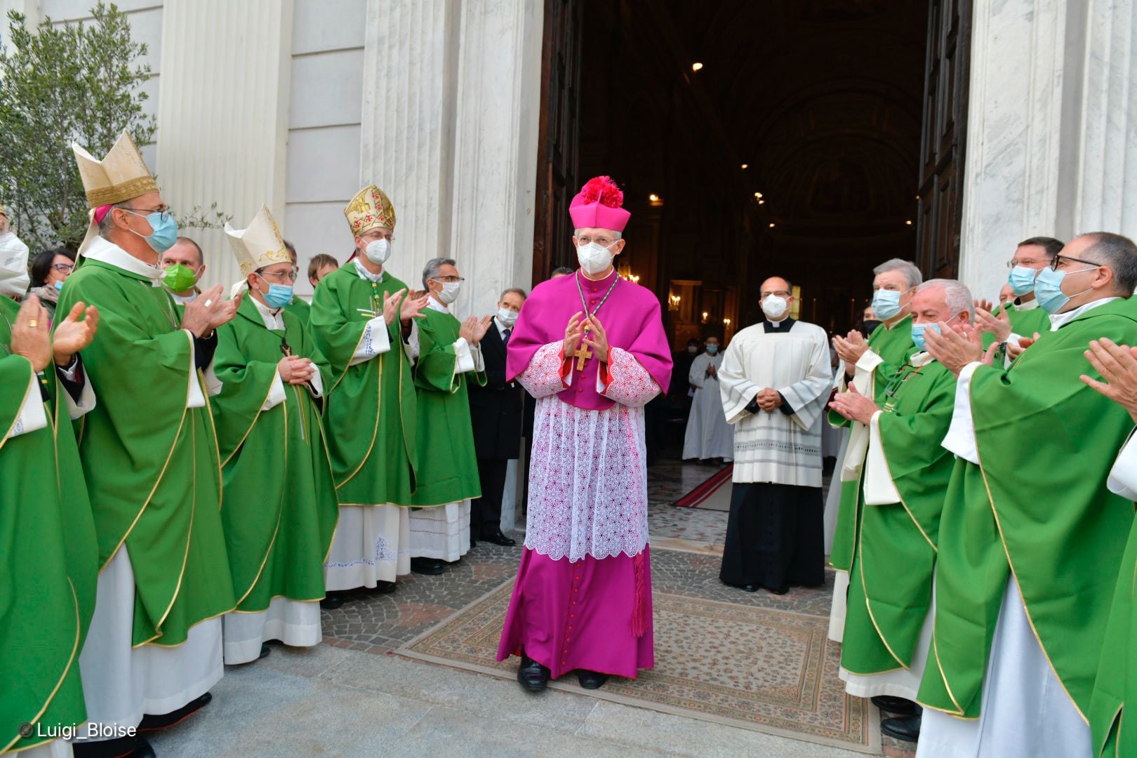 Tortona - L'ingresso del nuovo Vescovo Monsignor Guido Marini - Don ...